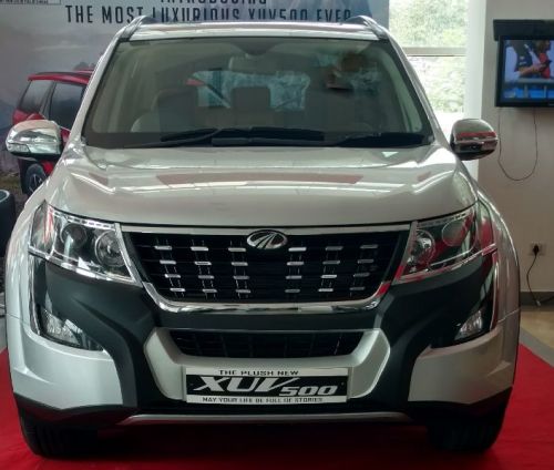 Xuv 500 front bumper guard price store