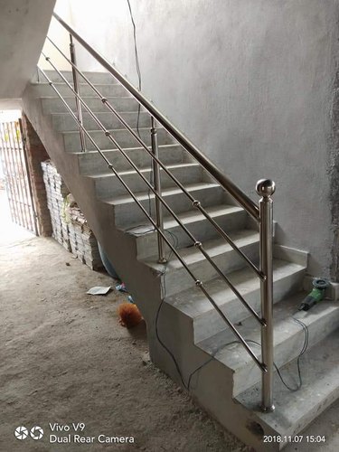 304 Grade Stainless Steel Railing, For Staircase Use, Feature ...