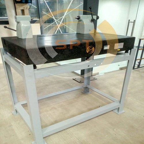 Granite Surface Plate With Bench Centre at Rs 40000 in Hosur - ID: 6025120