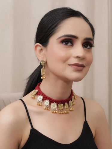 Antique Gold Finish Thread Work Hasli Necklace Set at Rs 500 in Delhi ...