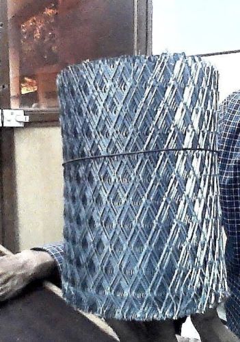 Gi Expanded Metal Plaster Mesh, Length : 50 FEET at Rs 95 in Pune - ID ...