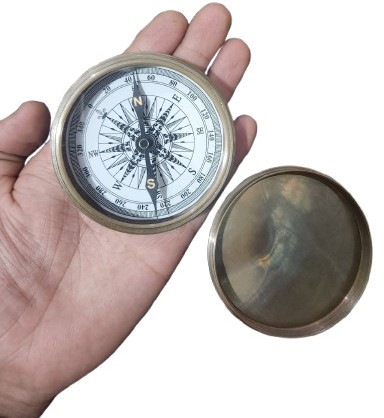 Polished Battery Round Brass Compass Standard For Direction Tracking at ...