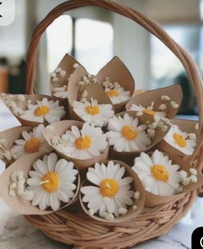 Glossy Soy Wax Daisy Flower Basket Bouquet Candle, Color : Multicolor ...