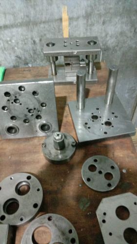 Steel Polished Press Tools, Color : Silver for Industrial Use at Best ...