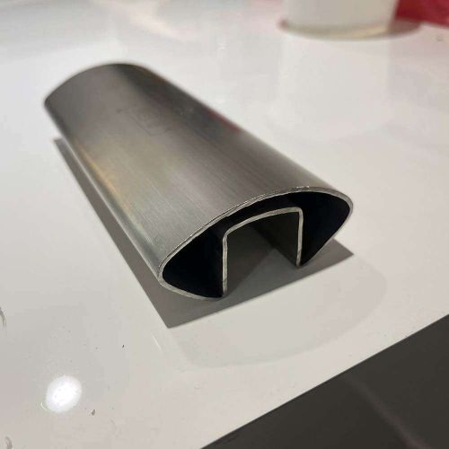 Stainless Steel Slotted Oval Eye Shape Pipe at Rs 200 in Surat - ID ...