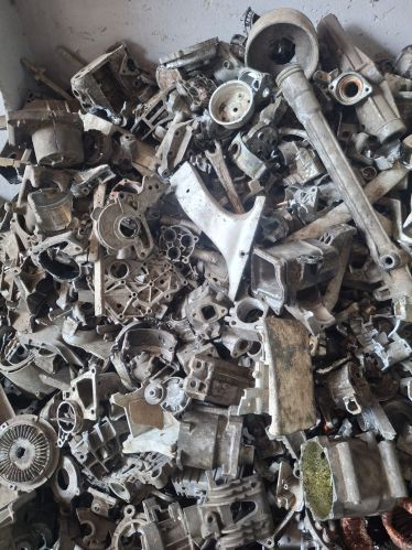Aluminium Engine Block Scrap, Color : Silver for Recycling Purpose at ...